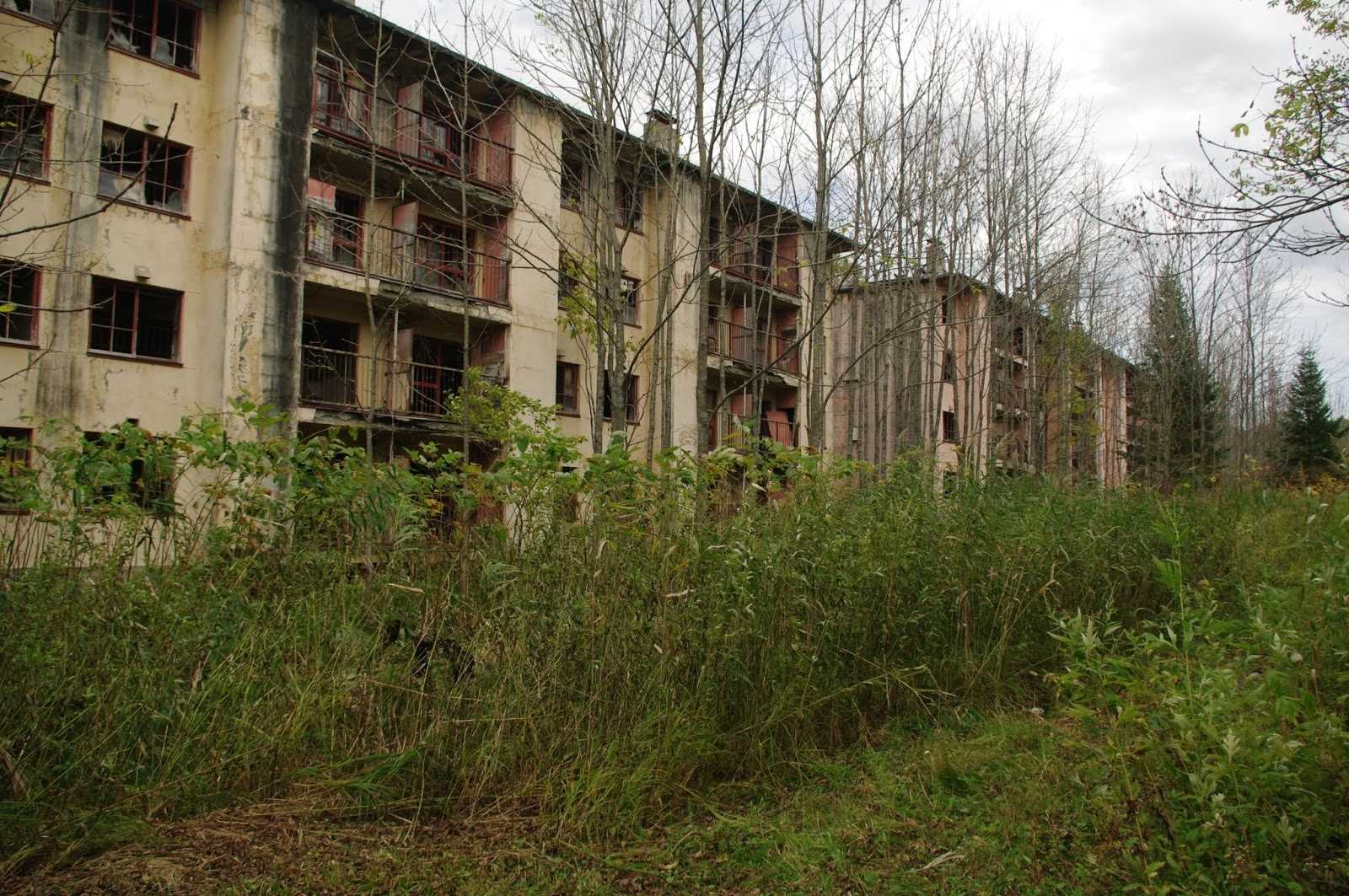 日本の廃墟の有名＆怖いランキング87選！現在も存在【最新決定版】 | WONDIA