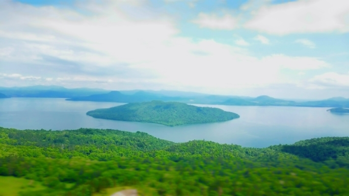 クッシー(屈斜路湖のUMA)の正体！実在は嘘？目撃場所や写真と動画もまとめ | WONDIA