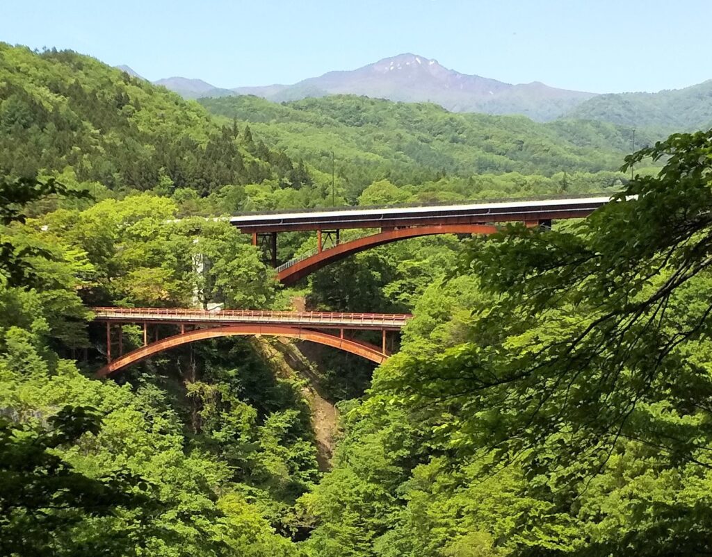 自殺の名所の有名な場所ランキング63選！事件・事故やエピソードも紹介【最新決定版】 | WONDIA