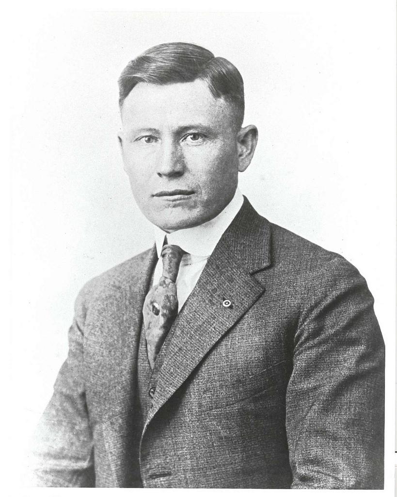 カーネルサンダースの呪い＆子孫と死因！日本KFC好きの理由・道頓堀への像落下・都市伝説まとめ | WONDIA