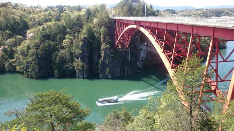 自殺の名所の有名な場所ランキング63選！事件・事故やエピソードも紹介【最新決定版】 | WONDIA