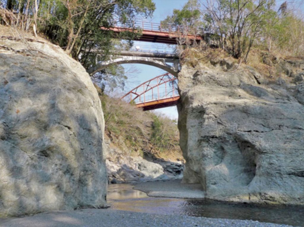 自殺の名所の有名な場所ランキング63選！事件・事故やエピソードも紹介【最新決定版】 | WONDIA